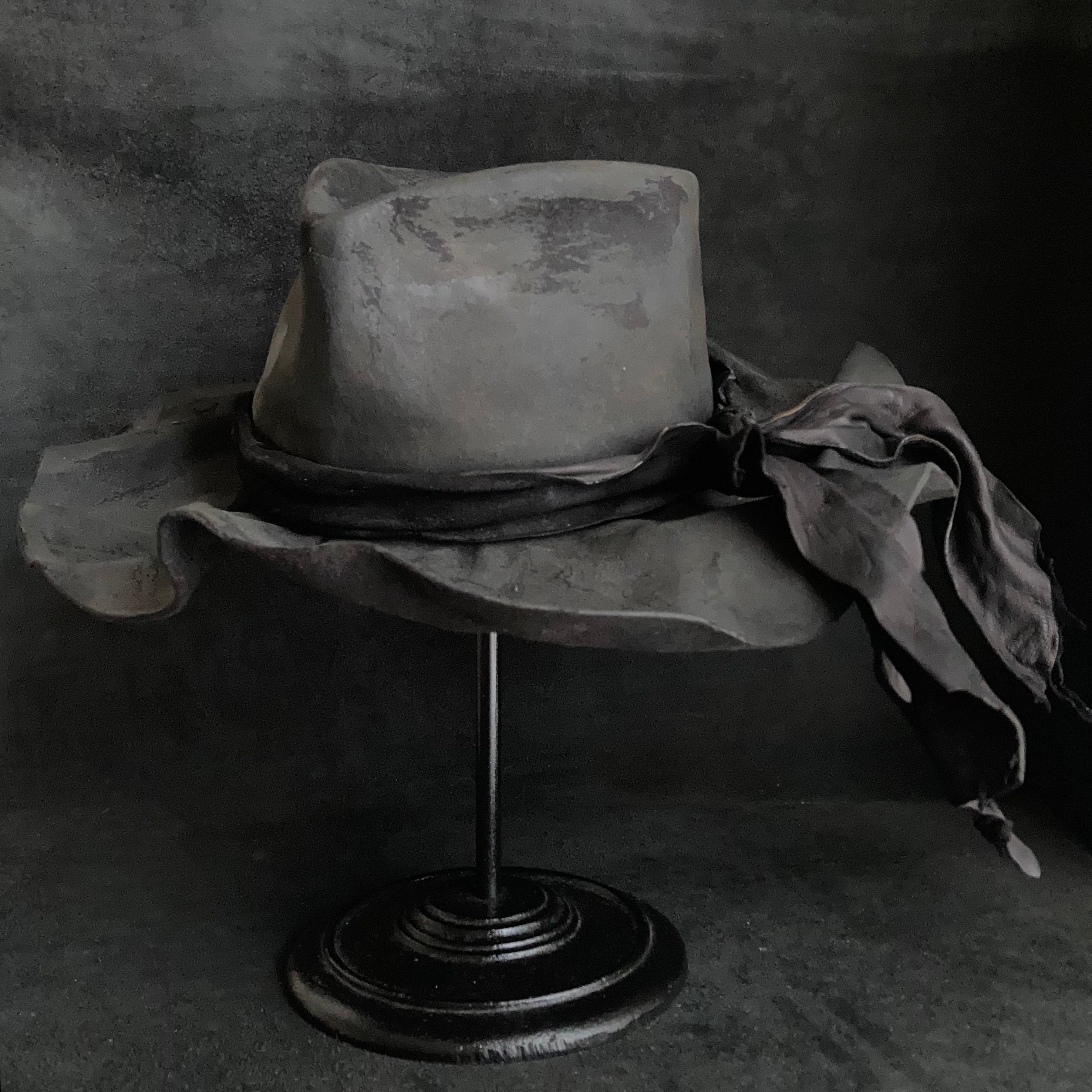 Charcoal bellows brim fedora hat – triangles hat