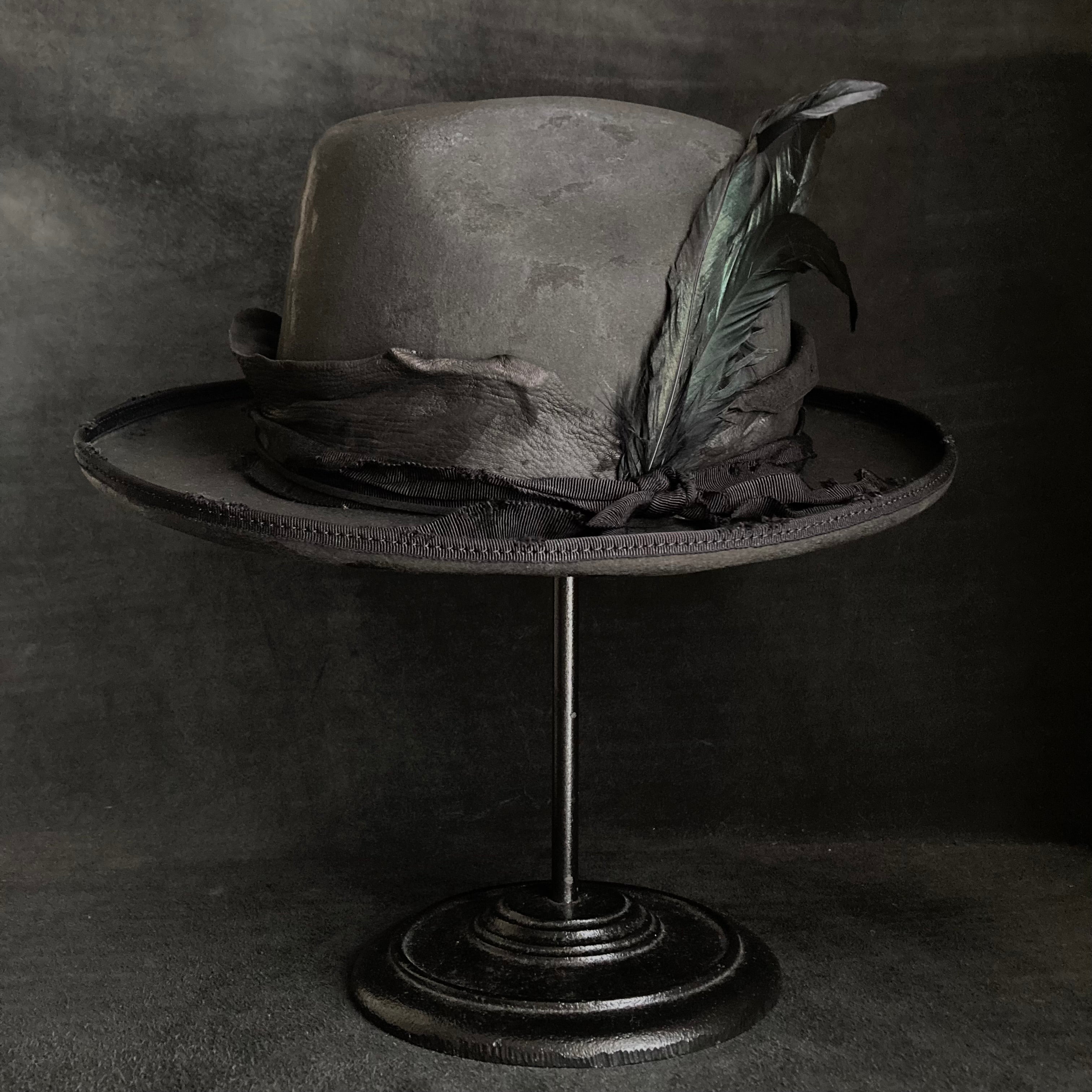 Charcoal crow stand western hat – triangles hat