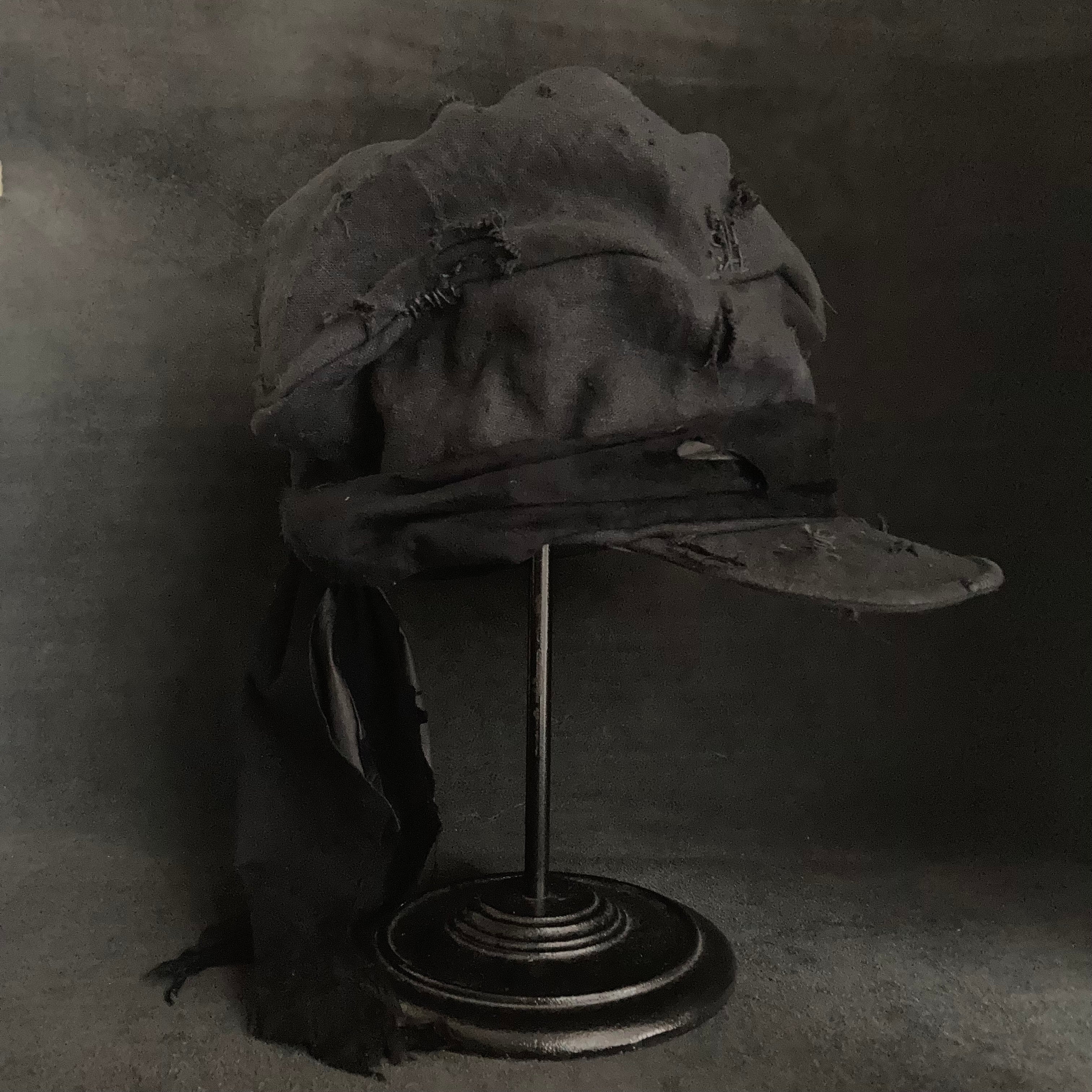 Black linen damage martial turn cap – triangles hat