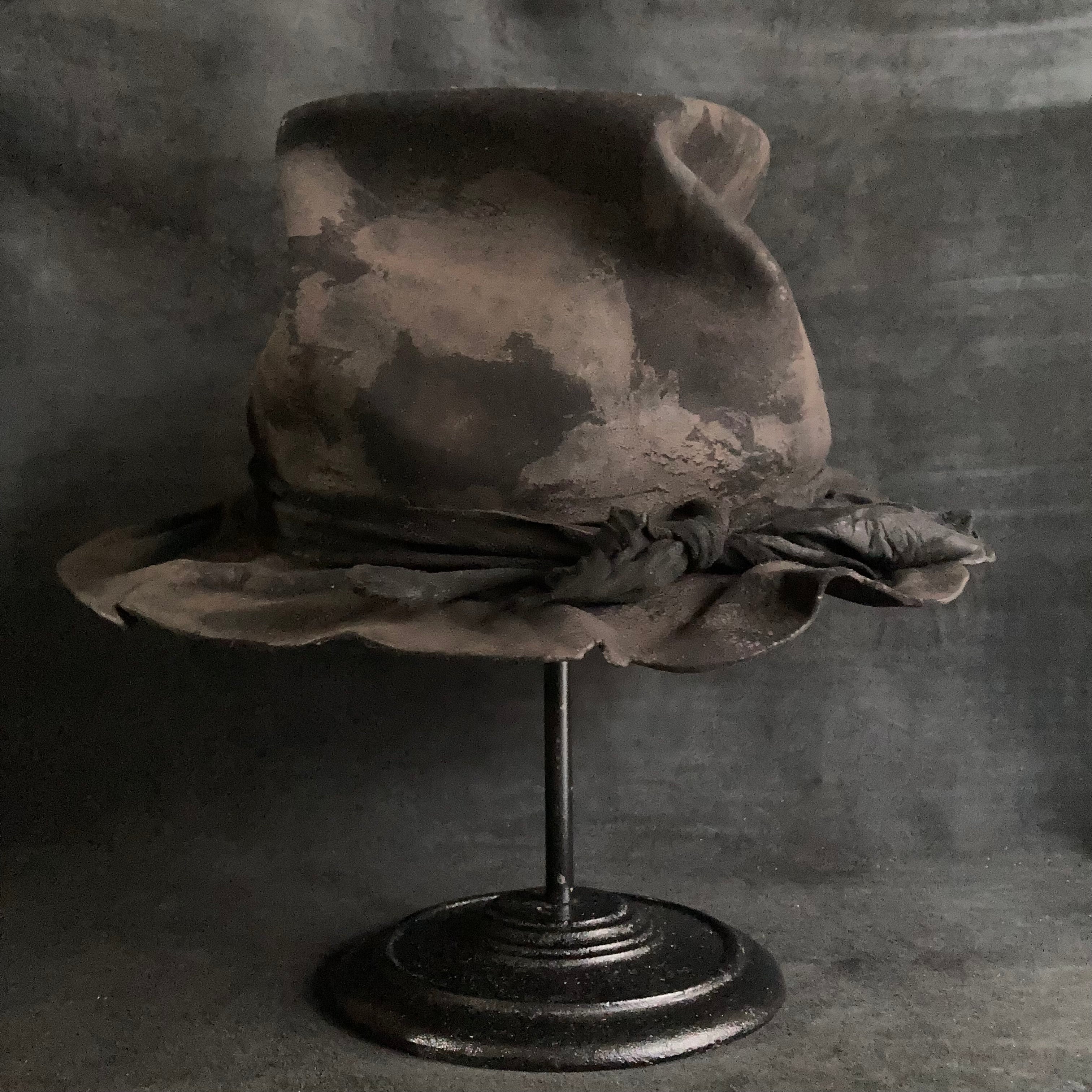 Rhombus crush part burnt hat – triangles hat