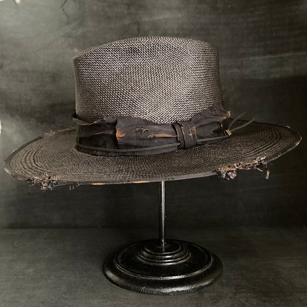 商品 – triangles hat