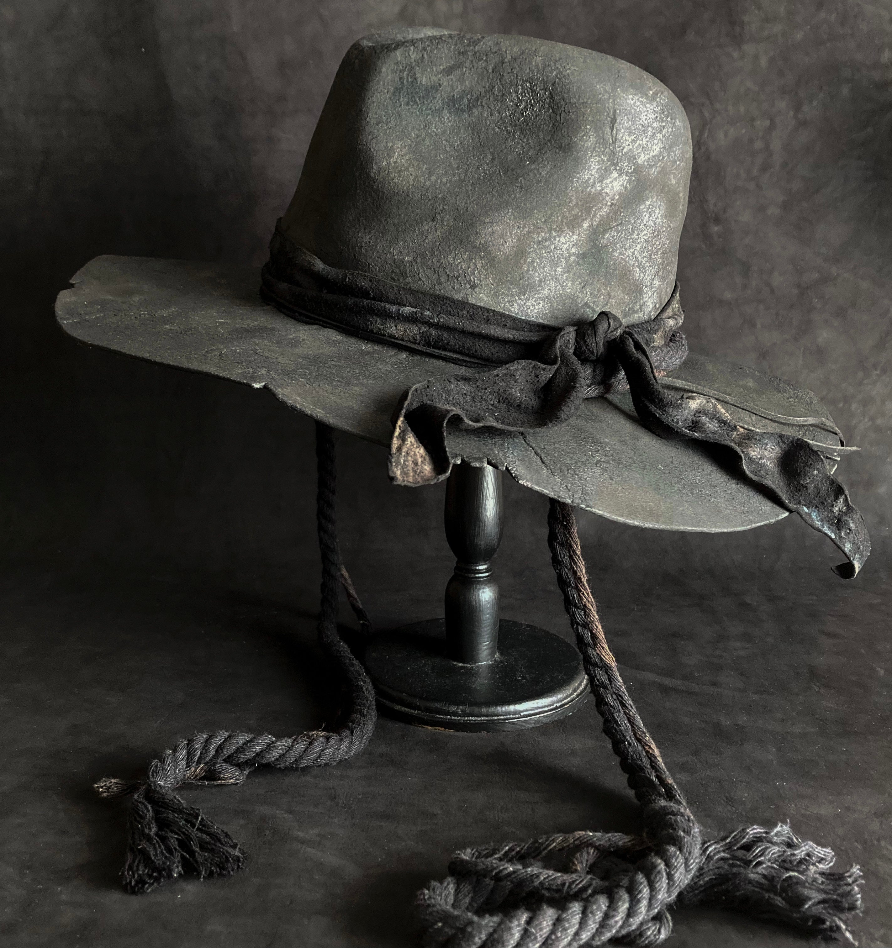 Designer – triangles hat